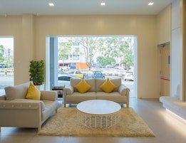 Área de estar no saguão