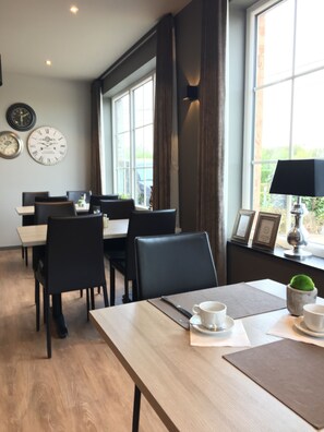 Pequeno-almoço tipo buffet diário incluído 