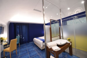 Quarto Duplo ou Twin Superior | Roupa de alta qualidade, minibar, cofre no quarto, secretária