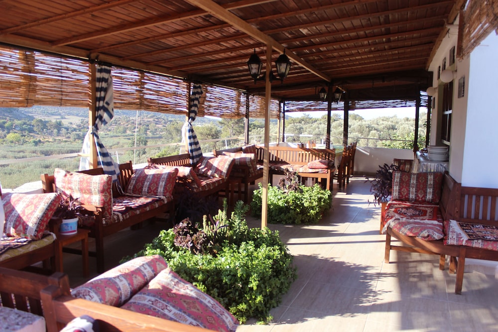 Zeybek 2 Pension & Apart - Gelemiş