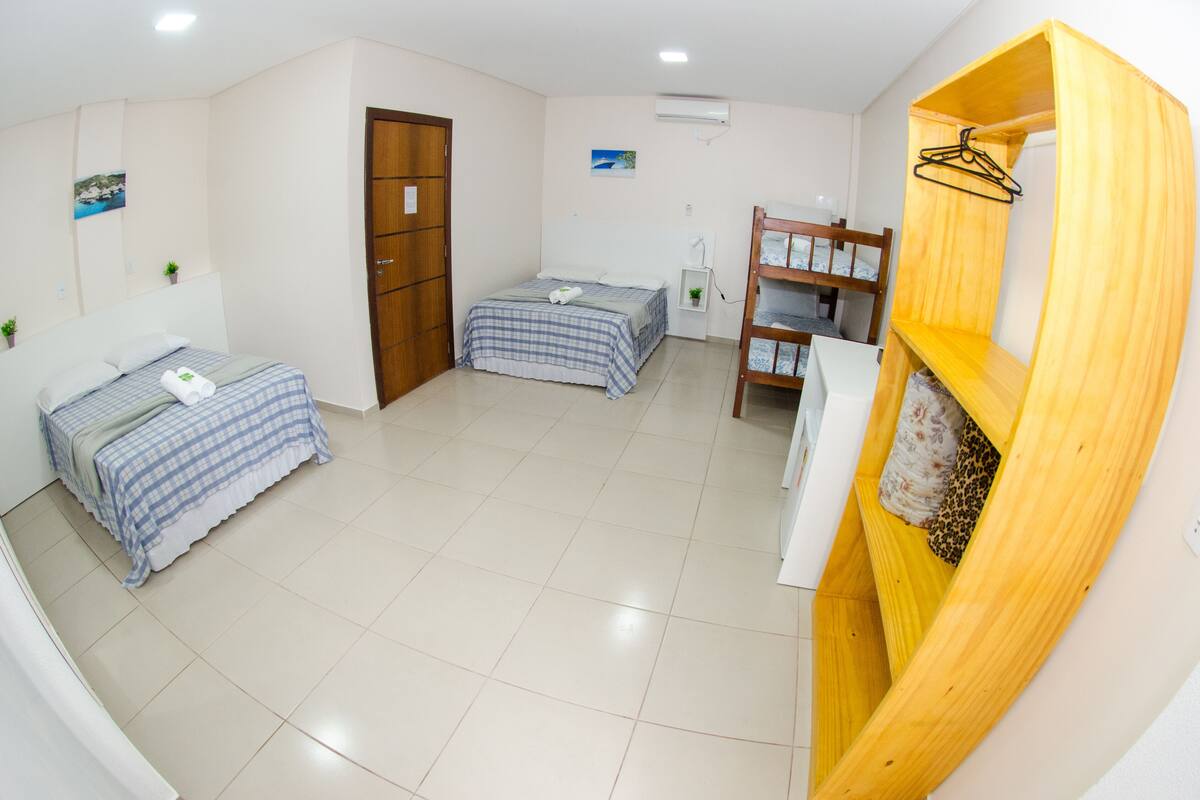 Quarto Familiar, acessível | Minibar, quartos insonorizados, Wi-fi grátis