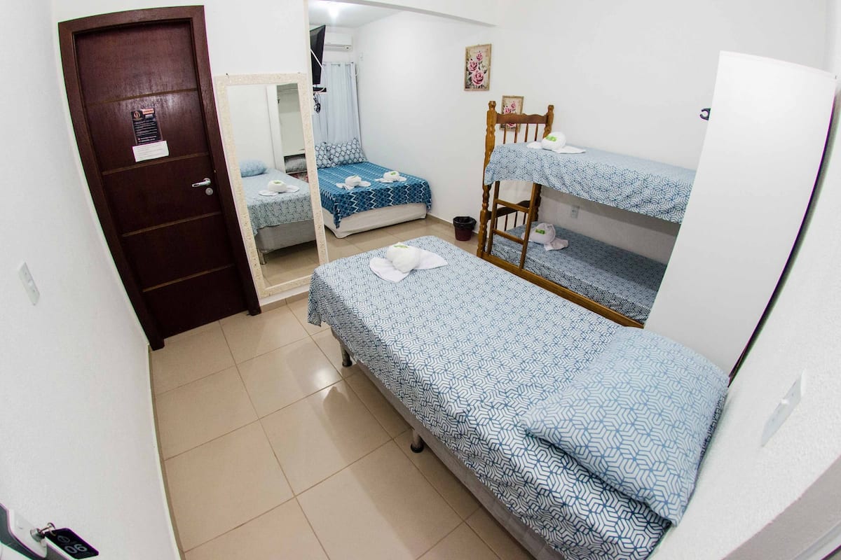 Quarto Quádruplo | Minibar, quartos insonorizados, Wi-fi grátis