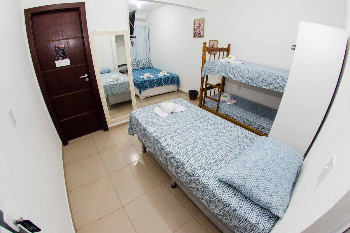 Quarto Quádruplo | Minibar, quartos insonorizados, Wi-fi grátis