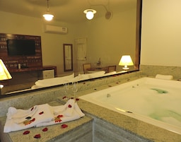 Suite (Master Plus) | Banheira de hidromassagem