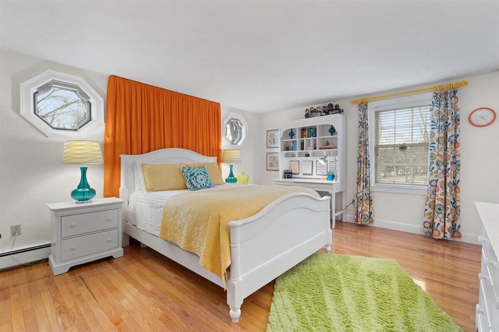 Gorg 6ksf W Lrg Pool, Sleeps 12, 4.5 Baths, Rec Room W Bar, Pool Table & Gym. - Dedham, MA