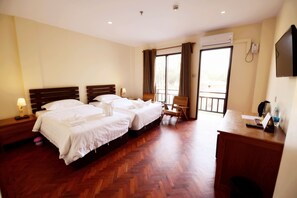 Frigobar, escrivaninha, quartos à prova de som, Wi-Fi de cortesia