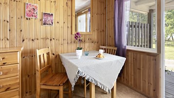 Cabine (Torsöstuga) | 1 quarto, cortinas/cortinados opacos
