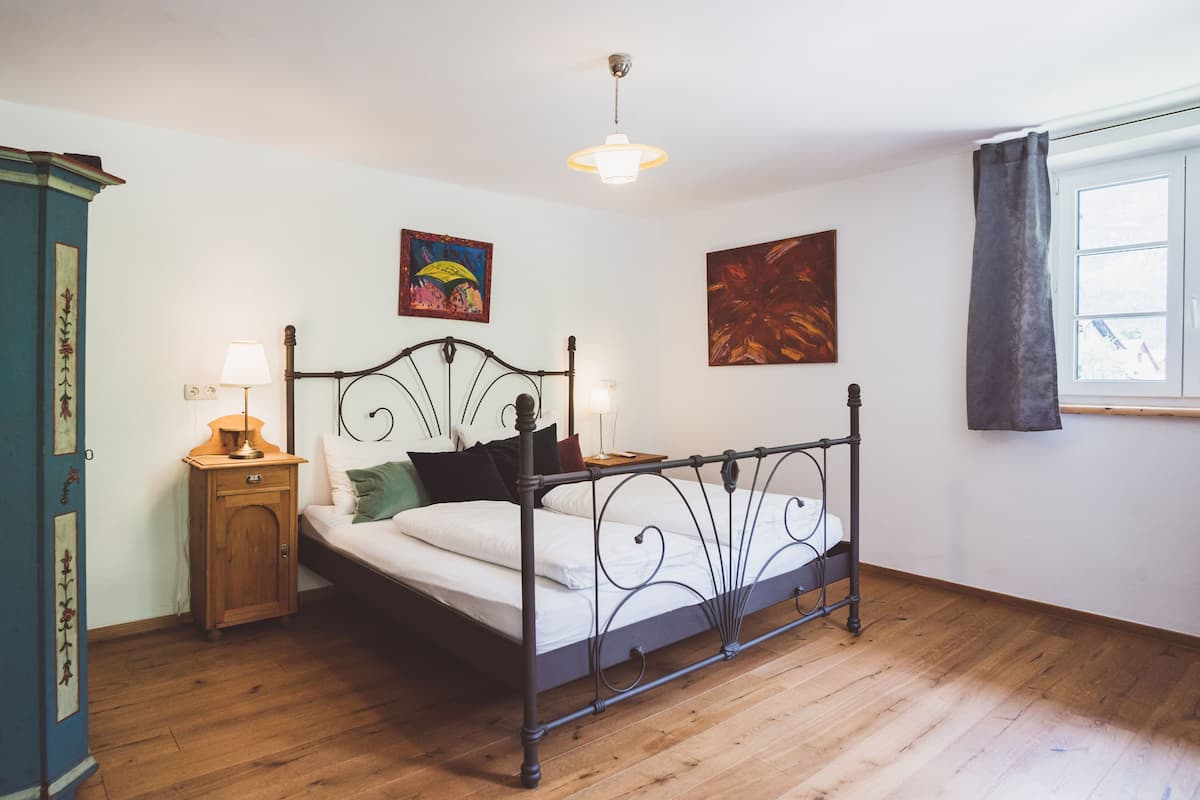 Chalé Tradicional, 1 cama queen-size, não fumadores, vista para a montanha | 1 quarto, roupa de alta qualidade, com decoração personalizada