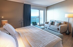 Quarto Privilege, Quarto Premium, vista para o mar | Minibar, cofre no quarto, secretária, cortinas/cortinados opacos 