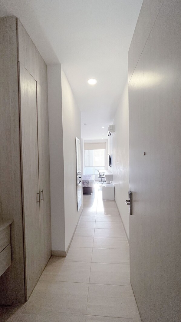 Quarto superior, 1 cama King | Frigobar, cofres nos quartos, escrivaninha, Wi-Fi de cortesia