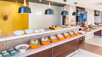 Café da manhã com buffet todos os dias (NAD 150 por pessoa)