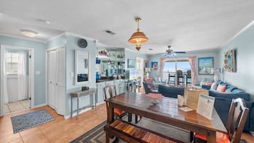 Apartamento em Condomínio Fechado, 3 quartos | Restaurantes