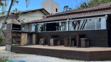 Fachada da propriedade