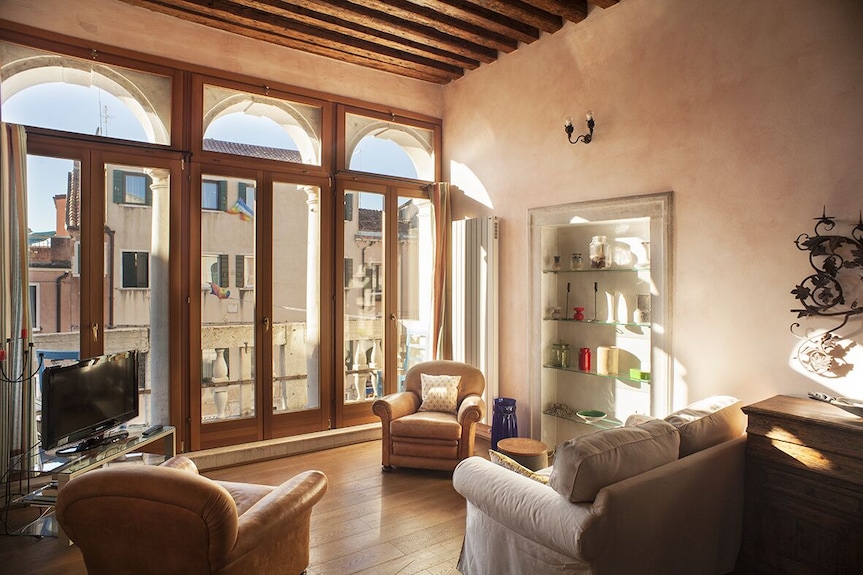 Diseño Aislado Y Luminoso Con Balcón, Junto Al Arsenale, W \\ Ac Y Wi-fi - Venecia