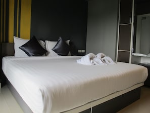 Standard Double Room | Minibar, Wi-fi 