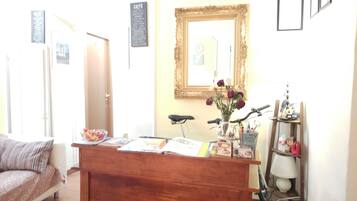 Televisor de ecrã plano de 32 polegadas com canais digitais, televisor