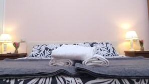 Quarto Familiar, 1 quarto | Ferro/tábua de engomar, Wi-fi grátis, roupa de cama fornecida