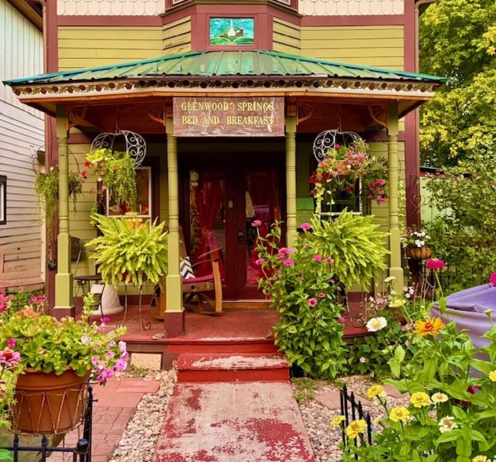 Downtown Bnb King Bed Clawfoot Tub & Hot Tub - Glenwood Springs, CO