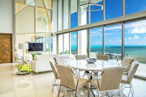 Three Bedroom Loft | Vista do quarto