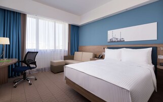 Quarto Familiar, 1 cama queen-size | Cofre no quarto, secretária, quartos insonorizados 