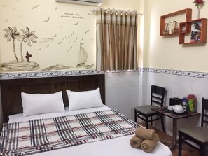 Quarto Deluxe | Roupa de alta qualidade, secretária, Wi-fi grátis