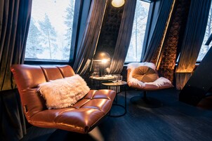 Komsio Glass Igloo Suite | Sala de estar