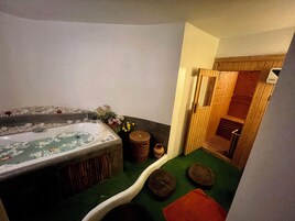 Banheira de hidromassagem, sauna a vapor, tratamentos corporais