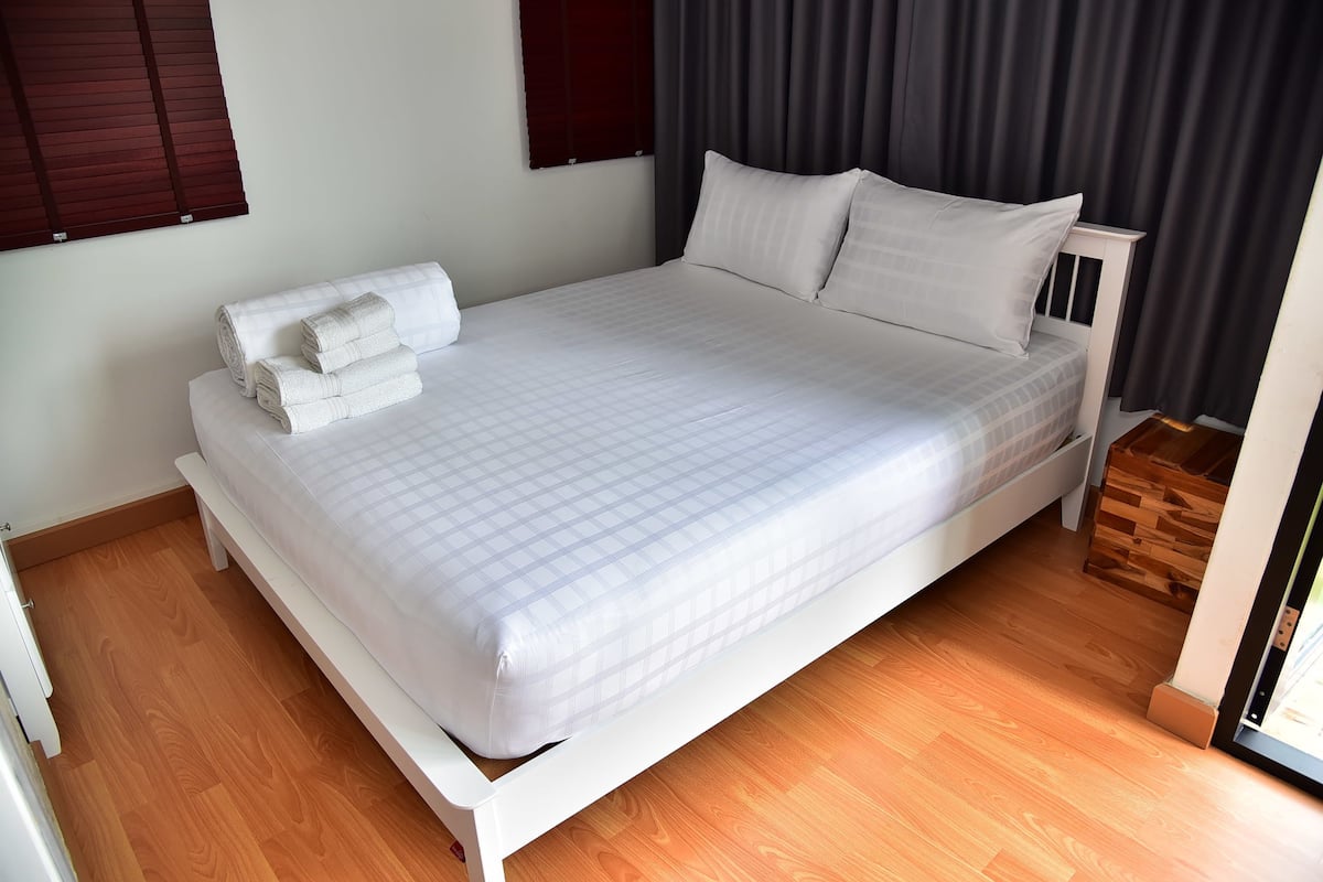 Quarto Duplo Standard | Cortinas/cortinados opacos, camas desdobráveis, Wi-fi grátis 