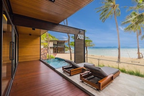 Beachfront Pool Cabin | Vista do quarto