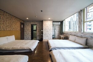 Quarto (8-Person) | Cortinas/cortinados opacos, quartos insonorizados