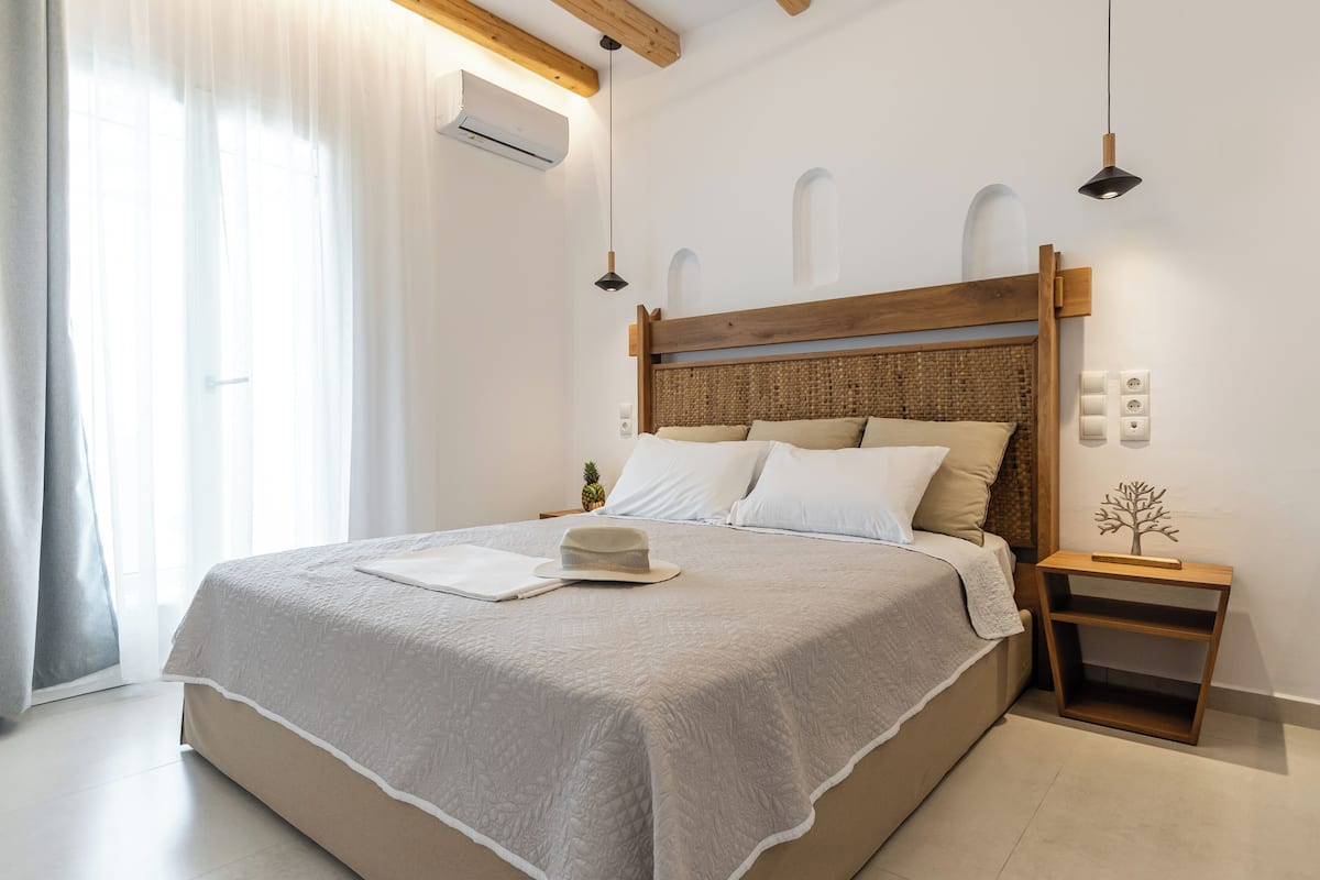 Apartamento conforto, 1 quarto, sacada | 1 quarto, roupas de cama premium, cofres nos quartos