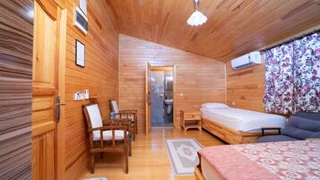 Casa na Árvore Familiar, 2 quartos | Minibar, secretária, quartos insonorizados, Wi-fi grátis