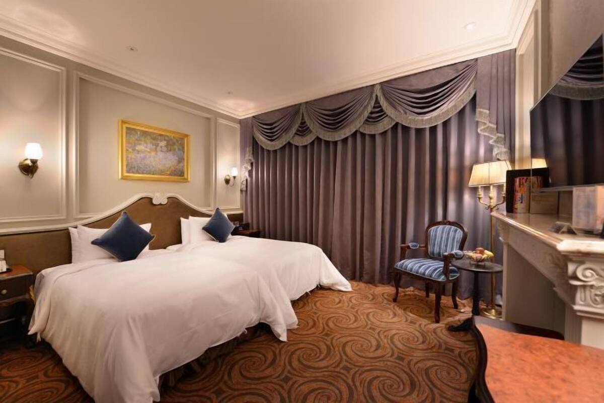 1 quarto, edredons de pluma, cofres nos quartos, escrivaninha