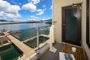 Quarto casal superluxo, vista para o lago | Vista da sacada