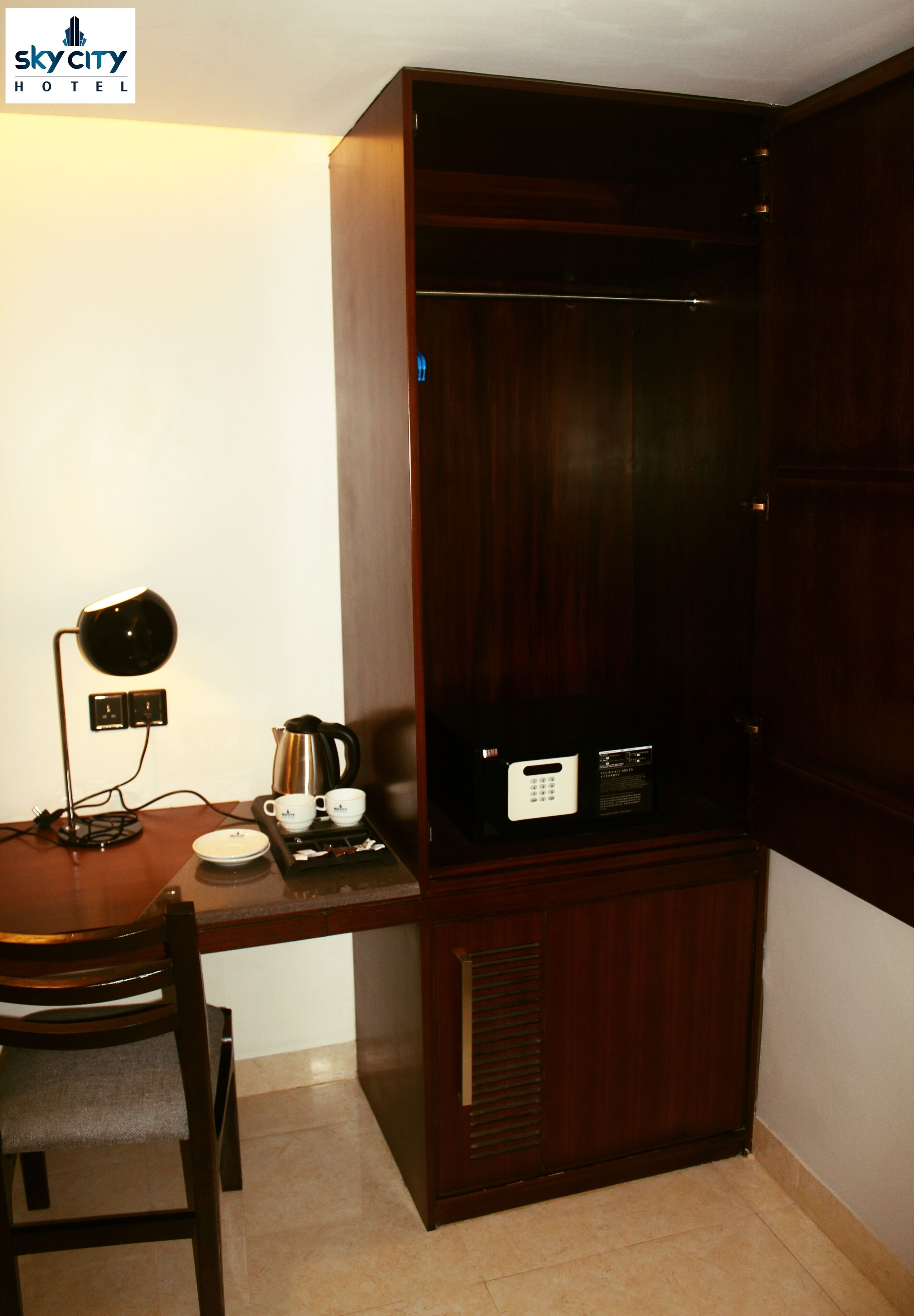 Roupa de alta qualidade, camas de colchão pillowtop, minibar 