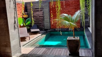 Piscina interior, piscina exterior