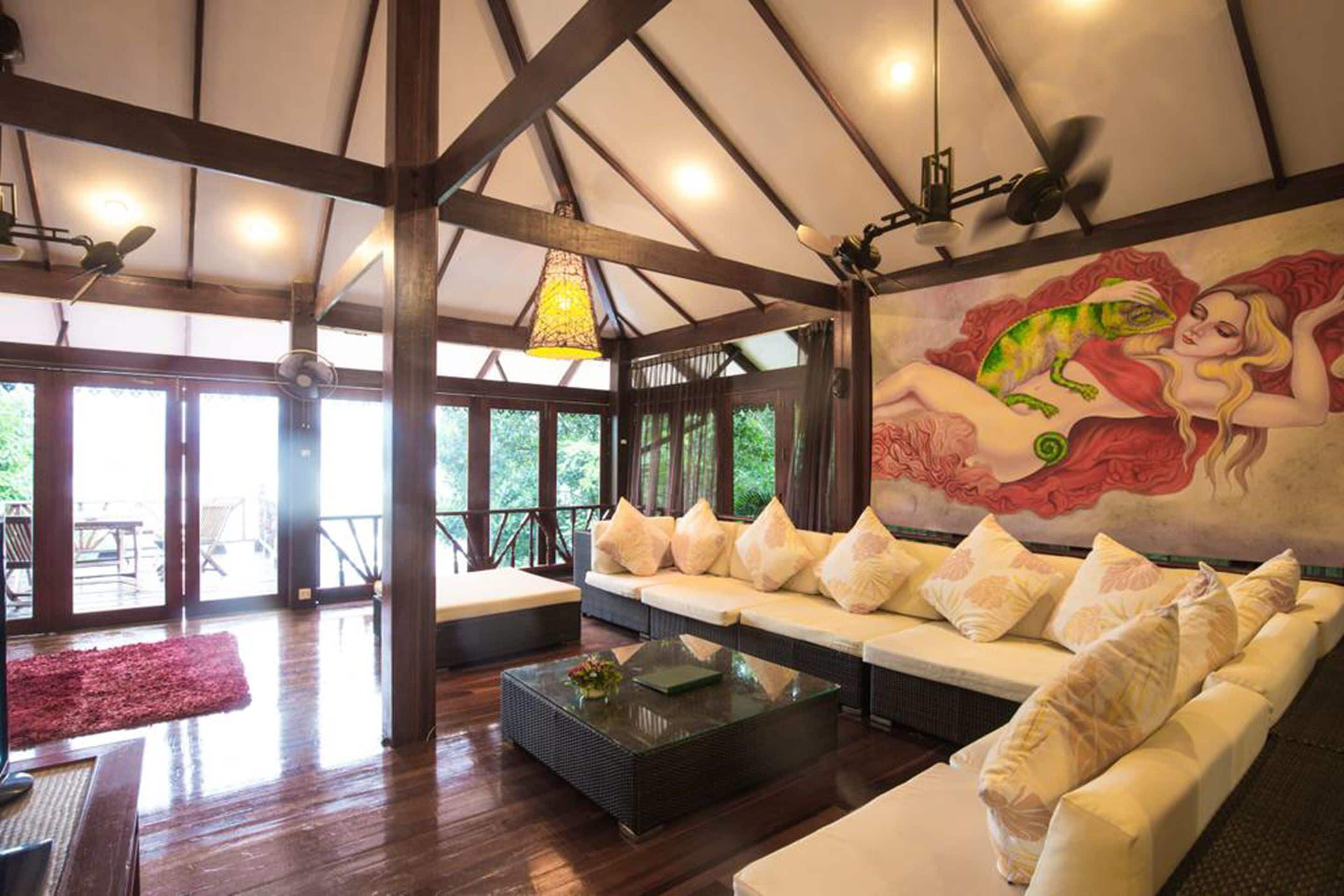 Villa, vários quartos (7 Bedrooms) | Sala | TV de ecrã plano, leitor de DVD 