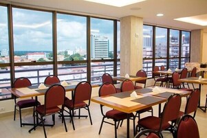 Alimentação e bebidas