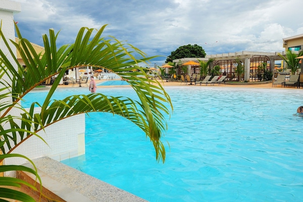 Apartamento básico | Piscina | 14 piscinas externas