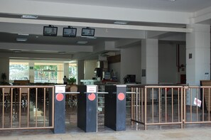 Suite-Estúdio Básica, 1 quarto, vista para o pátio | Restaurantes