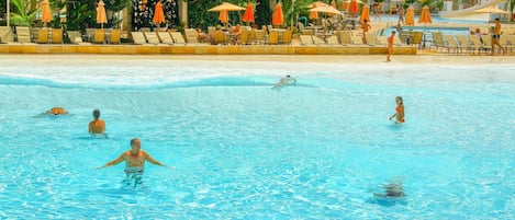 Apartamento Básico | Piscina | 14 piscinas exteriores