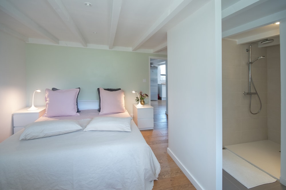 A Boathouse On The Beach, Sea View, 4 Bedrooms - Île-de-Bréhat