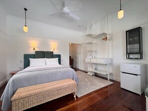 Quarto Duplo Panorâmico, não fumadores, vista para a baía | Roupa de alta qualidade, minibar, secretária 