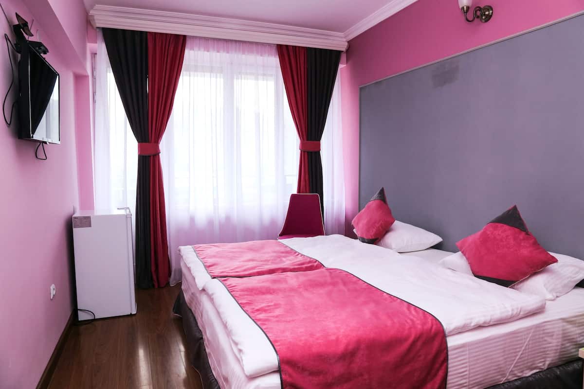Quarto Duplo Deluxe, varanda | Ferro/tábua de engomar, Wi-fi grátis