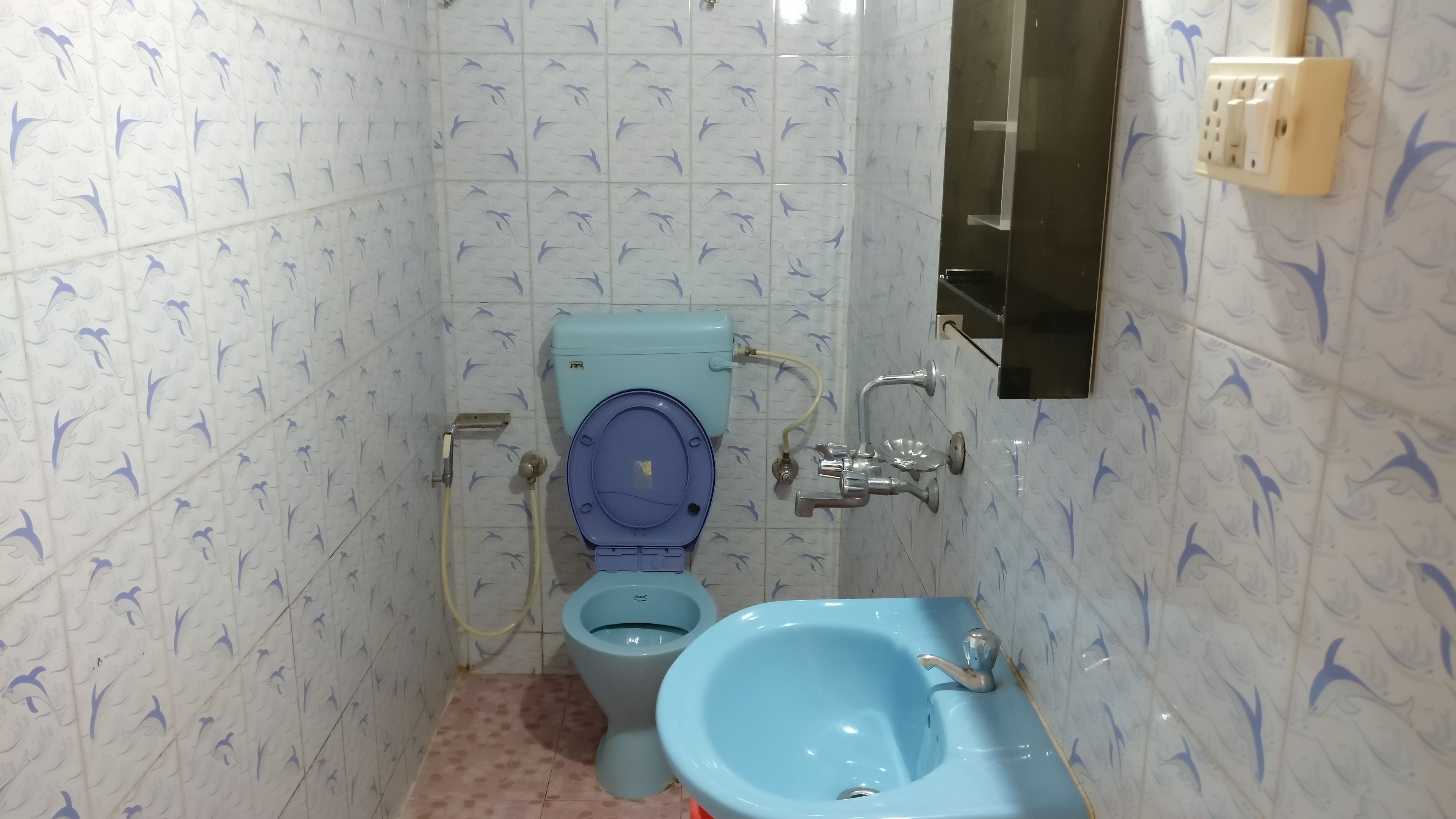 Quarto Deluxe | Casa de banho | Um polibã, toalhas fornecidas 