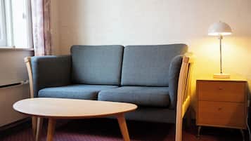 Quarto Duplo Standard | Sala de estar | Televisor LED de 24 polegadas com canais digitais, televisor