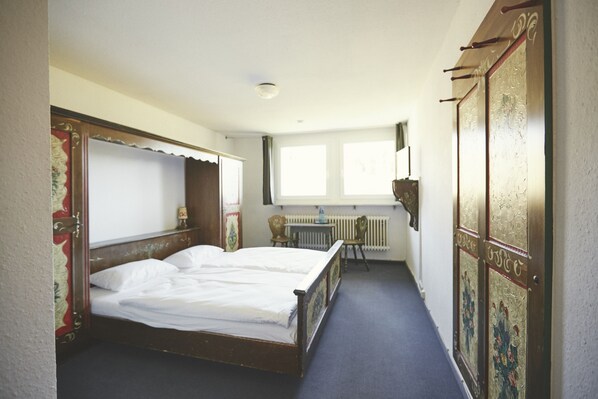 Ferro/tábua de engomar, Wi-fi grátis, roupa de cama fornecida 