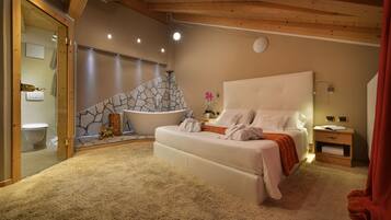 Suite | Roupa de alta qualidade, edredões de penas, cofre no quarto, secretária