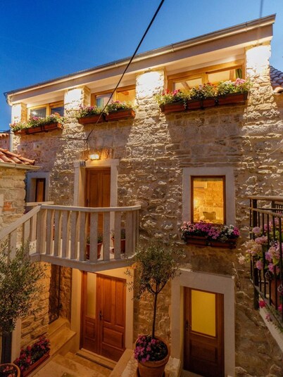 Stone House Luxury Rooms