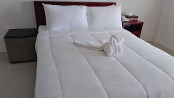 Quarto superior, 1 cama Queen, para não fumantes, vista para o oceano | Wi-Fi de cortesia, roupa de cama